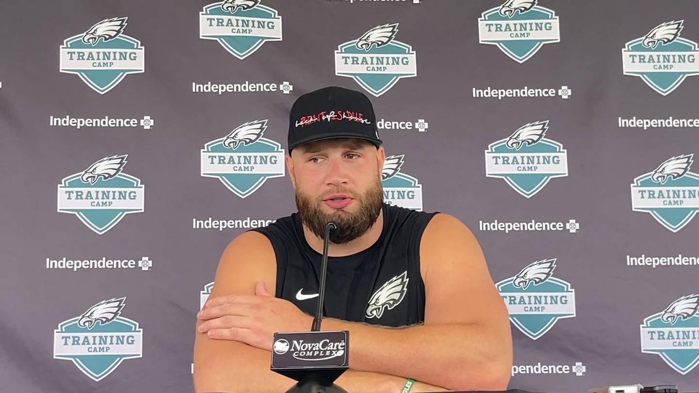 Lane Johnson Weighs in On Battle to Start at Left Tackle - Sports ...