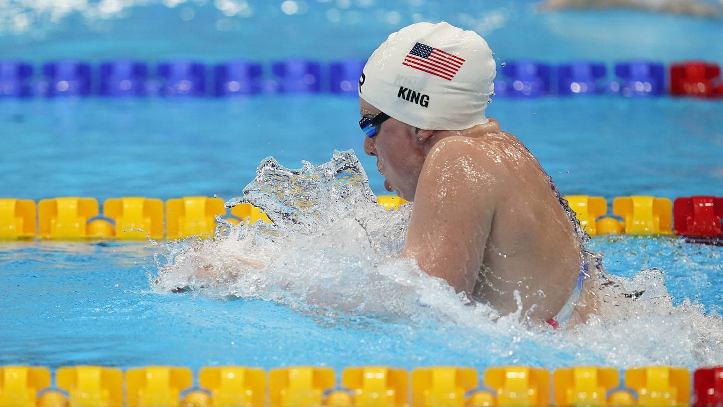 Lilly King Wins Silver Medal For Her Contributions in 400 Medley Relay ...