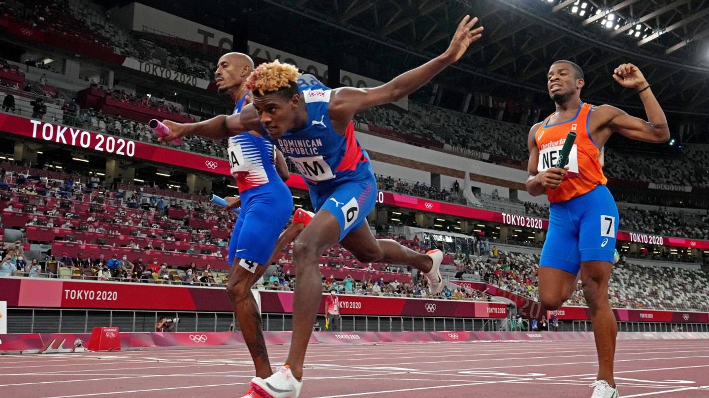 Tokyo 2020: Why track and field's finish-line dives are sprinters ...