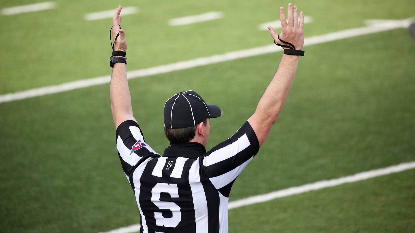 College football refs nearing critical COVID vaccine thresholds ...