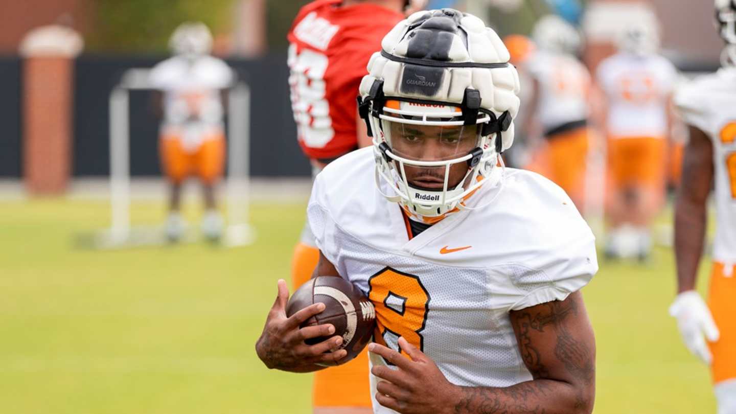 Former Tennessee Volunteers RB Tiyon Evans Announces Transfer ...