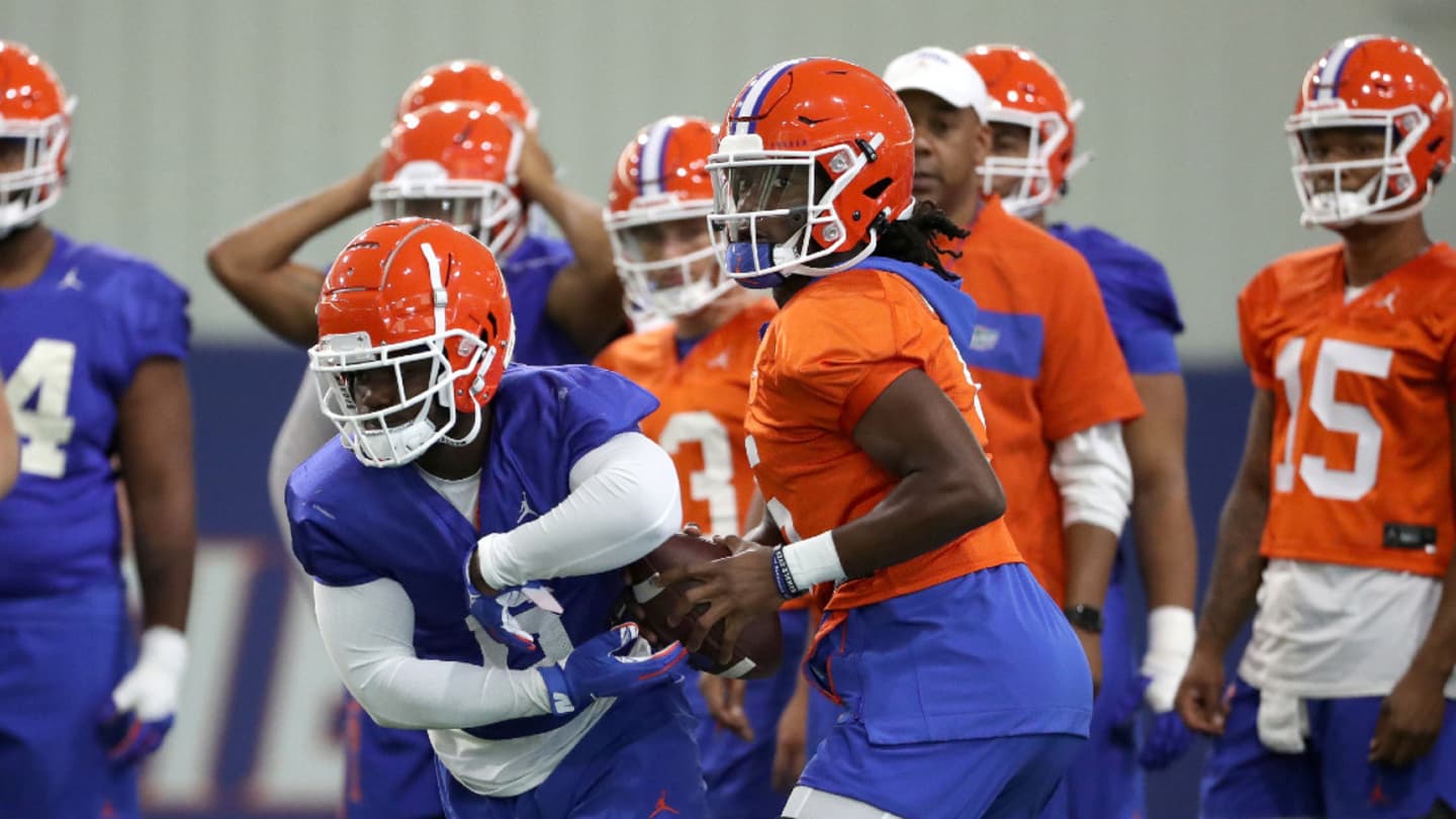 Gators' Shorter, Pierce Talk QB Emory Jones: The 'Mobile Pocket Passer ...