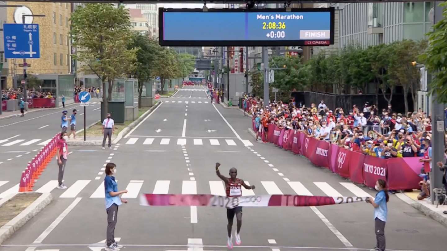 Eliud Kipchoge wins second consecutive Olympic gold in marathon ...