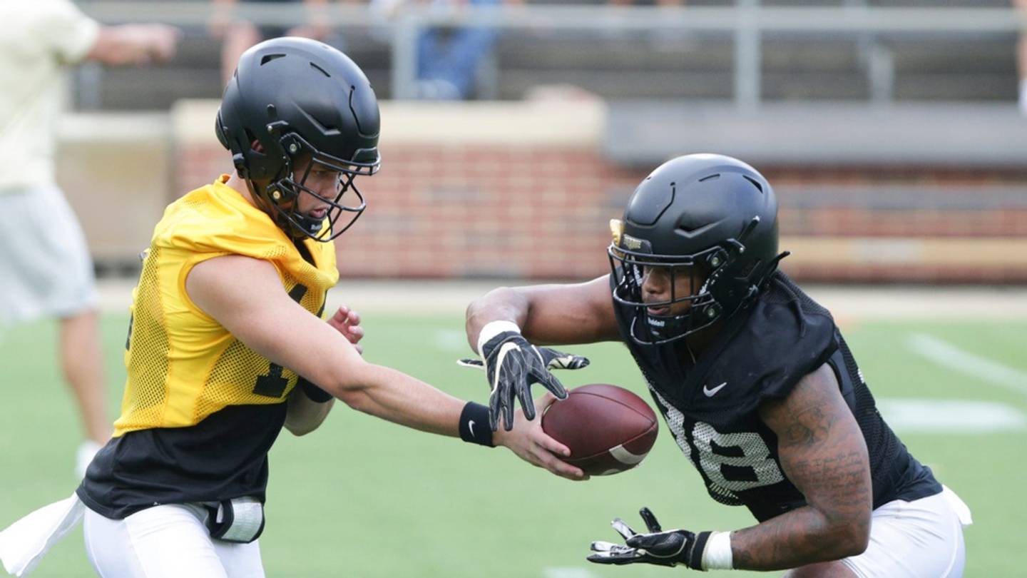 Austin Burton's Improvements at Quarterback are 'Night and Day' for ...