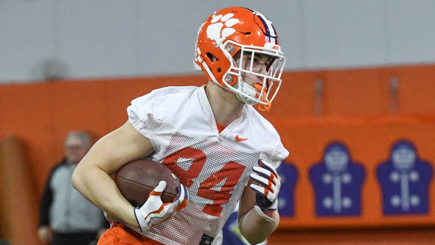 Hard Work, Learning Pays off for Clemson Tigers Tight End Davis Allen ...