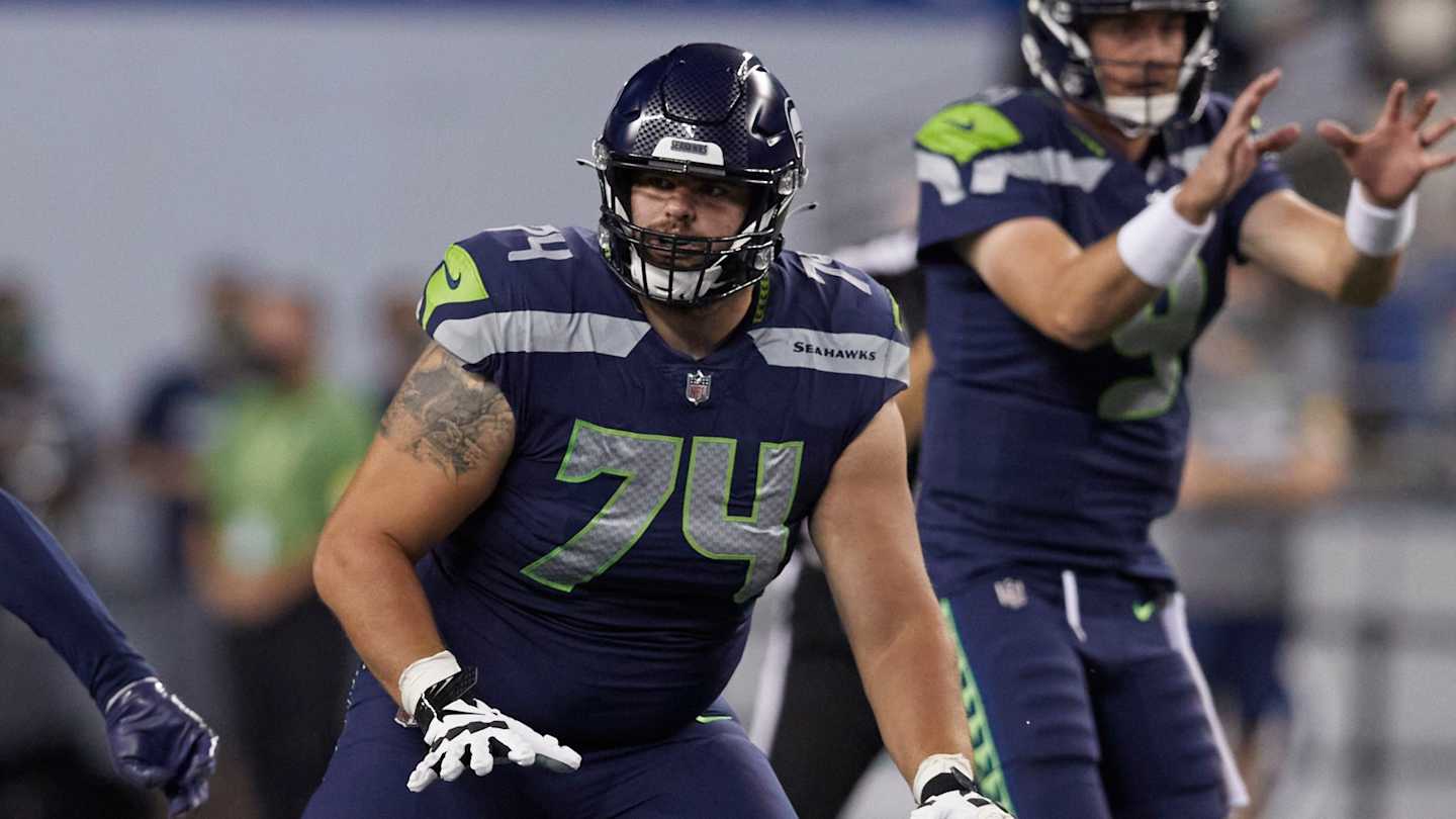 Undrafted Rookie OL Jake Curhan Makes Seattle Seahawks 53-Man Roster ...