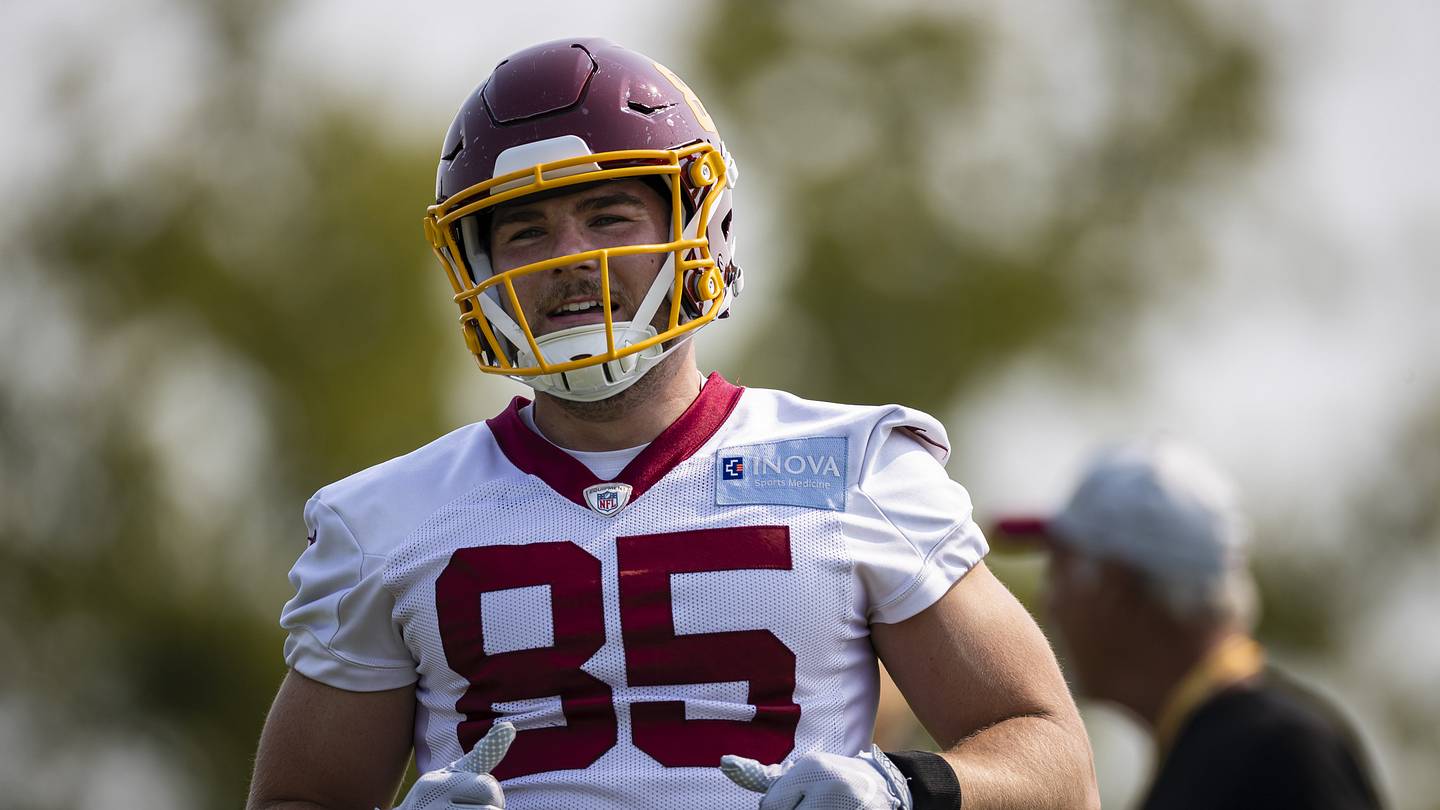 Packers Sign Nick Guggemos, Who Caught One Pass in Division III ...