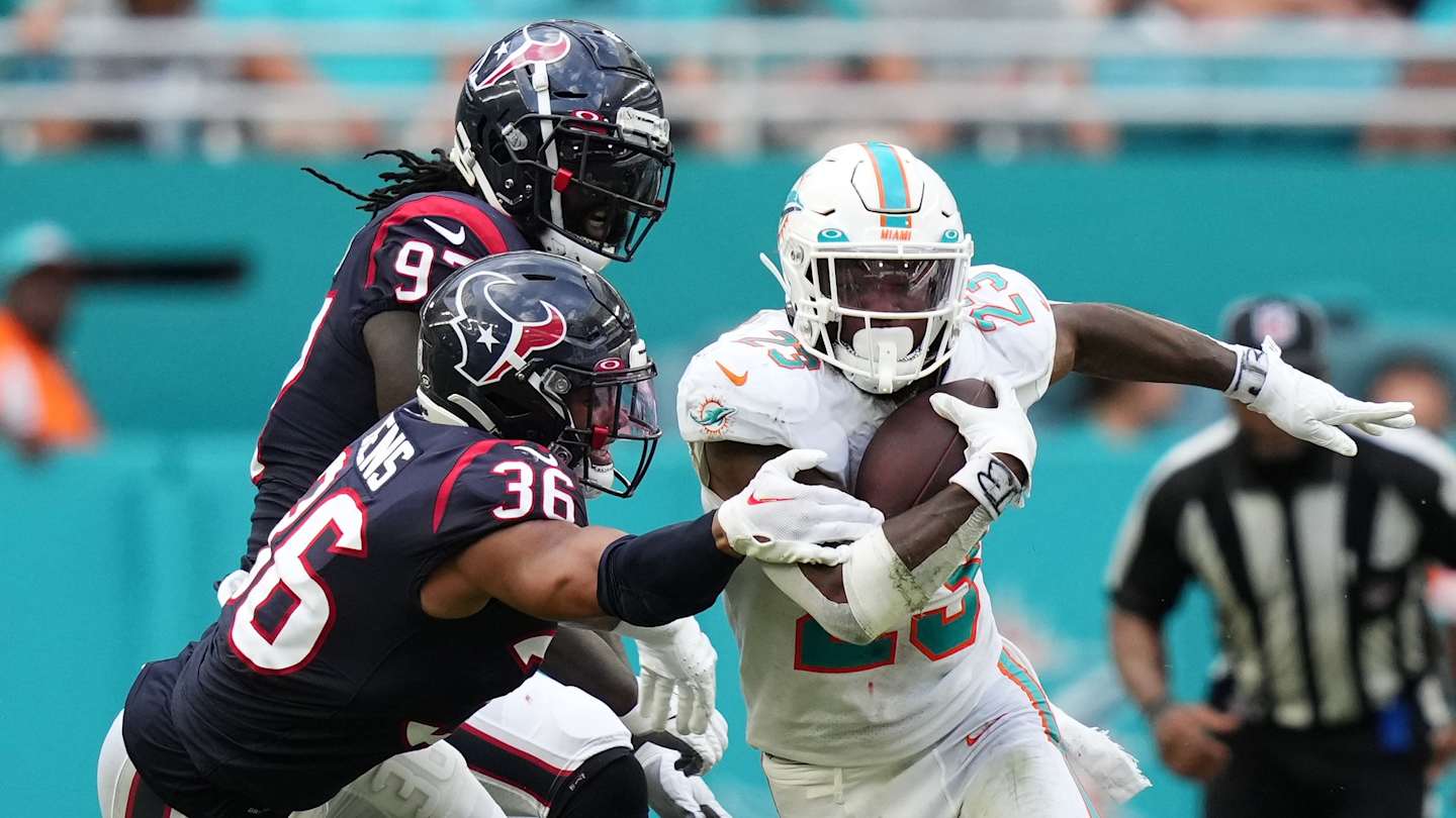 Miami Dolphins RB Jeff Wilson Jr. Expected Back in Lineup in a Month - Sports Illustrated Miami ...