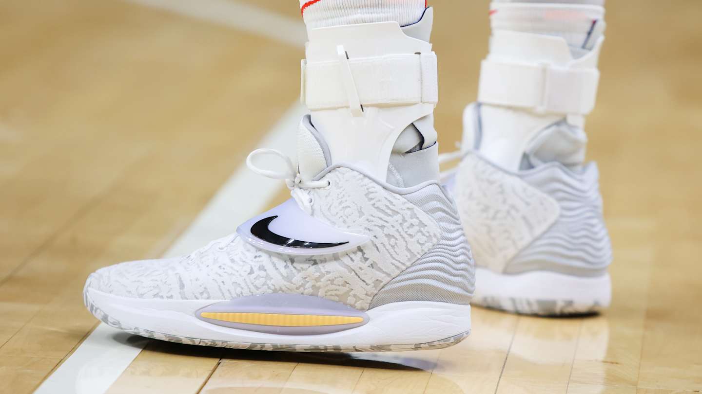 Young Duke basketball product spreads wings again for Hawks - Sports ...