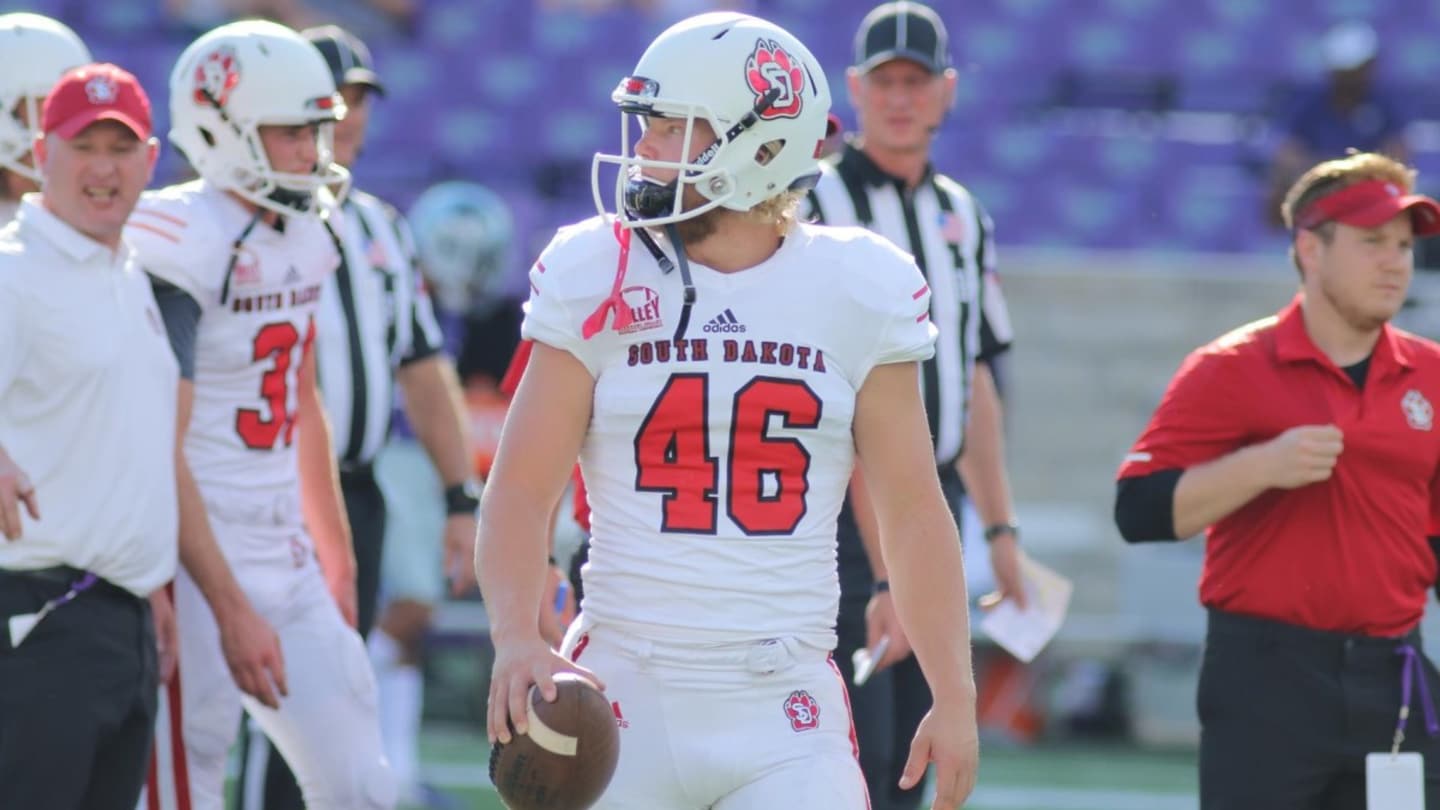 NFL Draft Profile: Dalton Godfrey, Long Snapper, South Dakota Coyotes ...