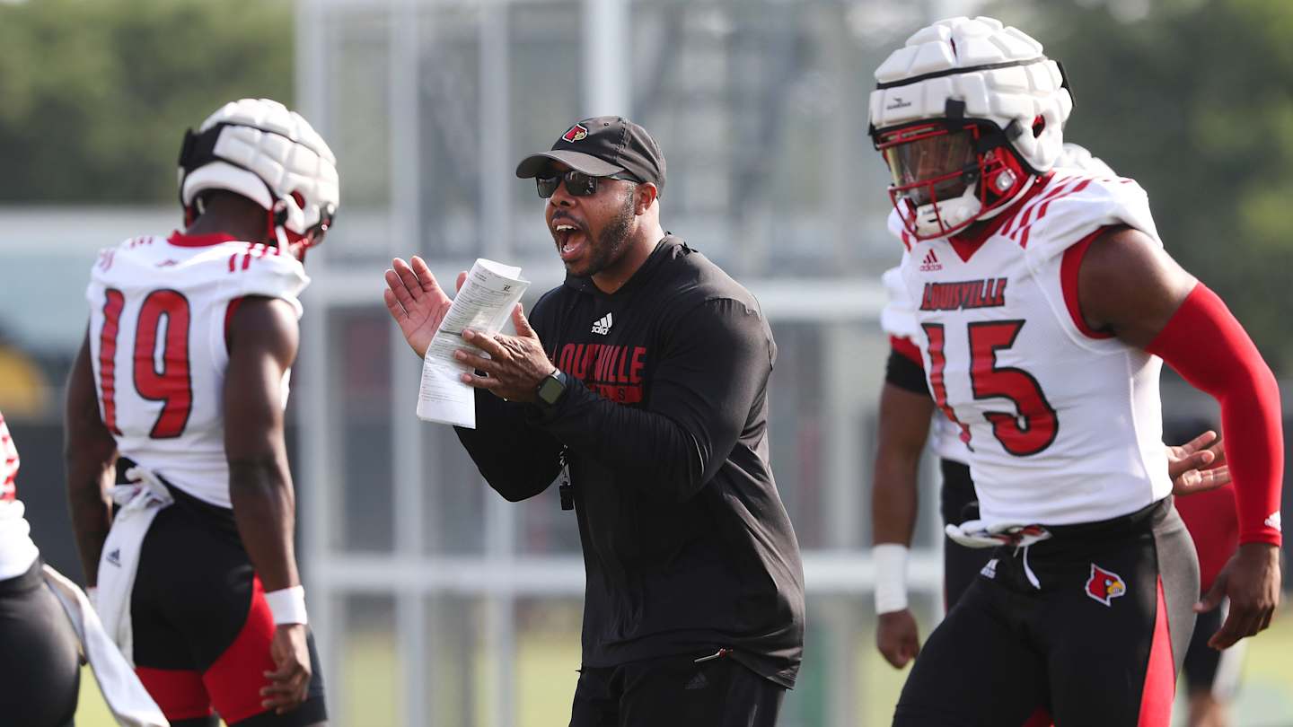 Reports: Cincinnati to Hire Louisville Football Running Backs Coach De ...