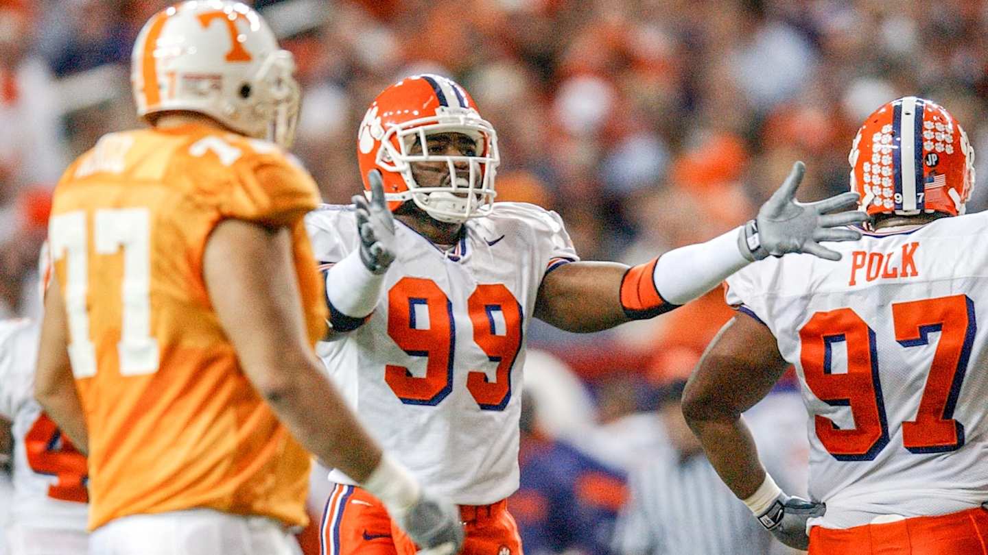 Clemson Tigers Set to Face 'Explosive' Tennessee Offense - Sports ...