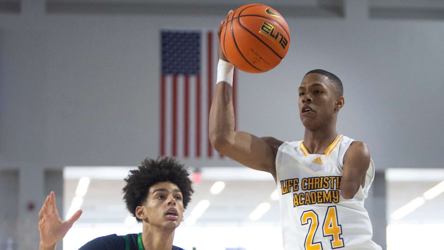 Hansel Enmanuel, One-Armed Basketball Player, Scores First Collegiate ...