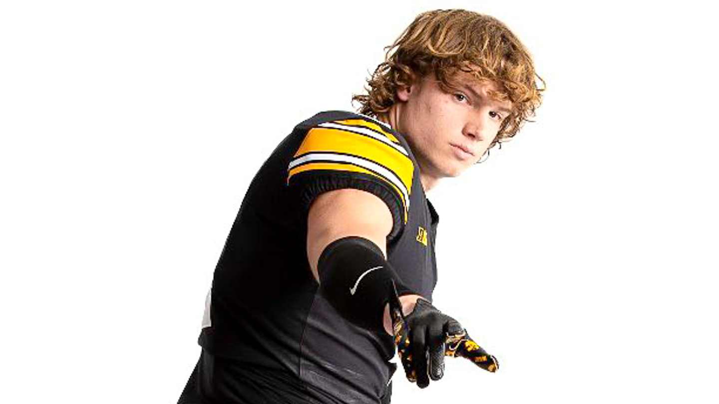 Isaac TeSlaa Checks Out Iowa Football - Sports Illustrated Iowa ...