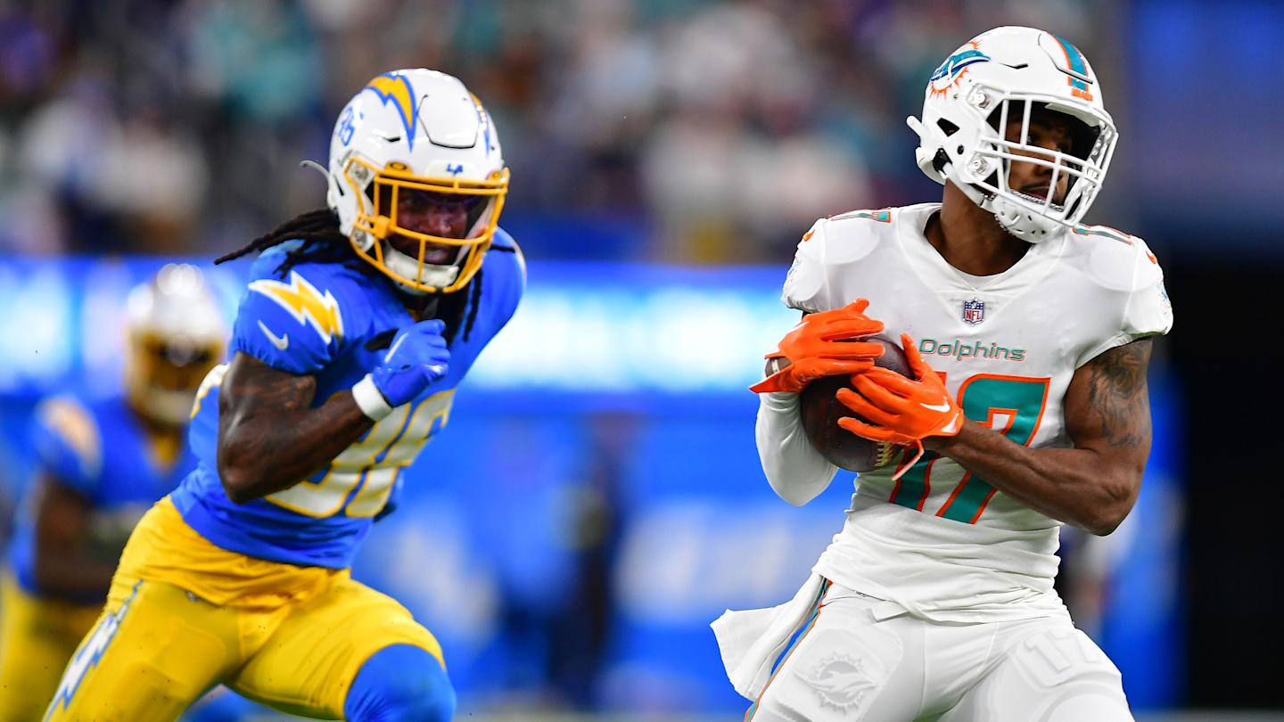 Saturday Miami Dolphins Mailbag: Tua Topics, Offensive Adjustments, Defending Allen, and More ...