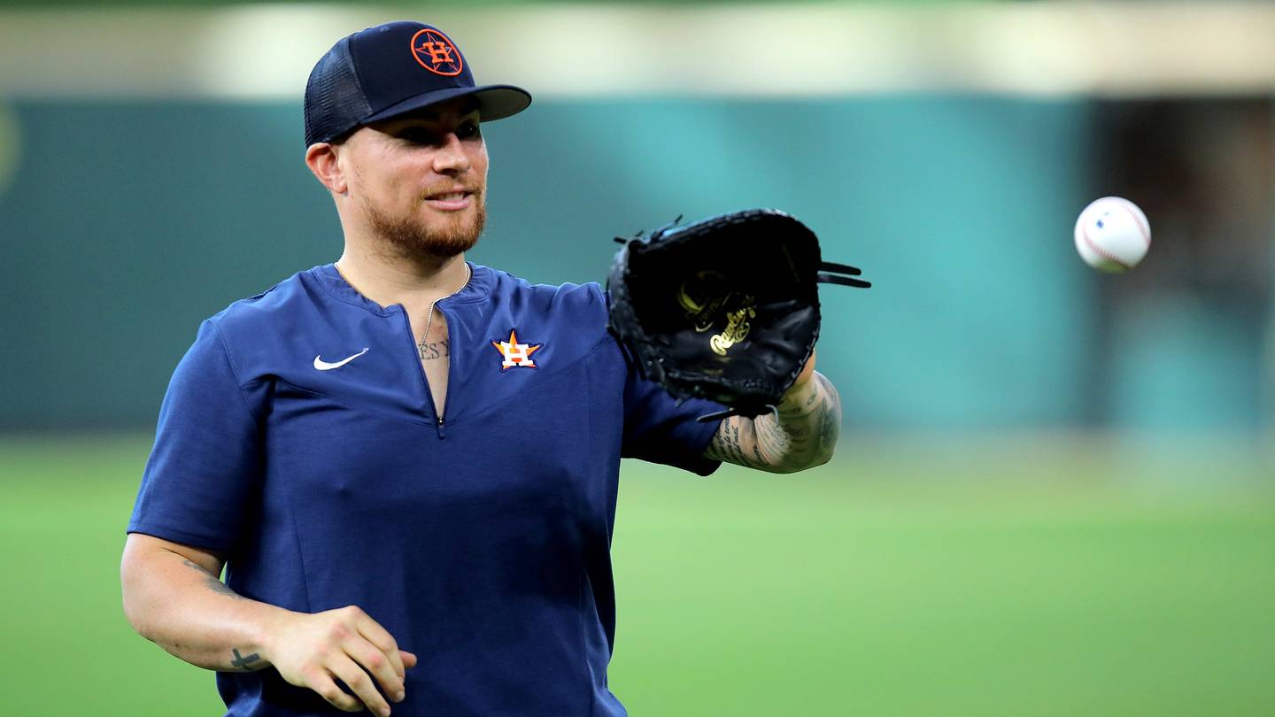 Twins Signing Free Agent Catcher Christian Vazquez, per Report - Sports ...