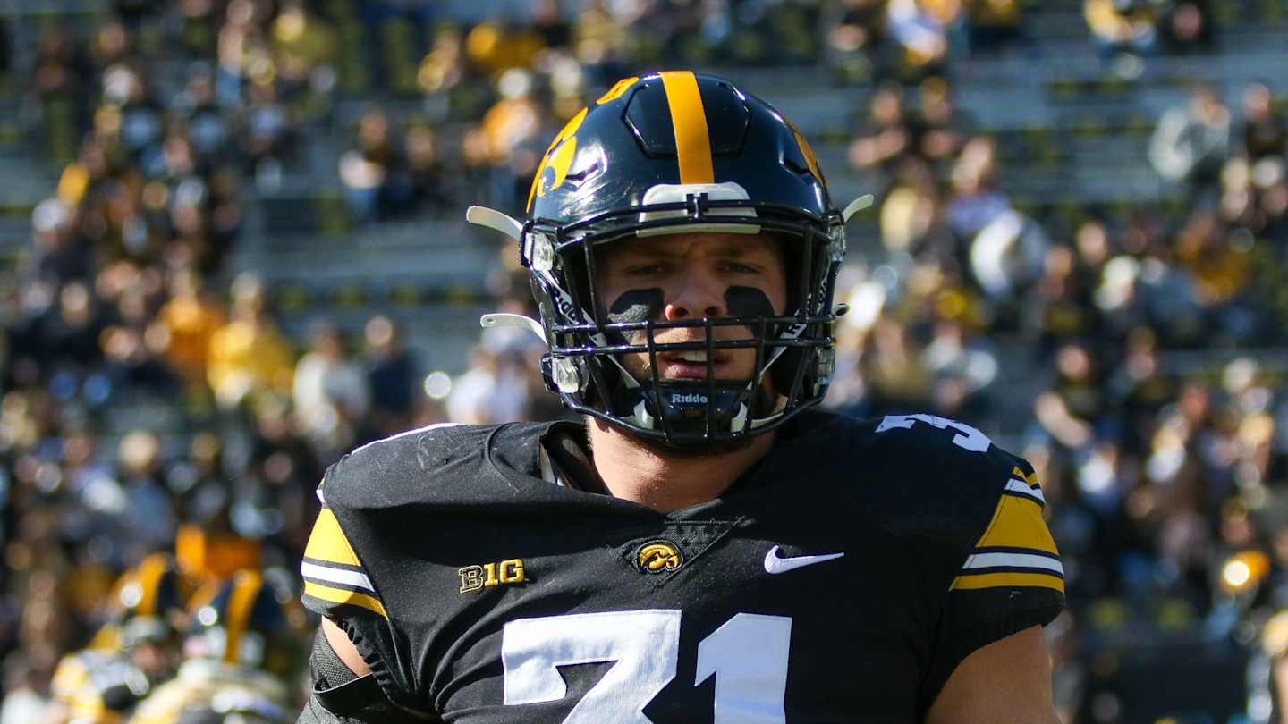 Looking Back at Iowa's Unanimous Consensus All-Americans - Sports ...
