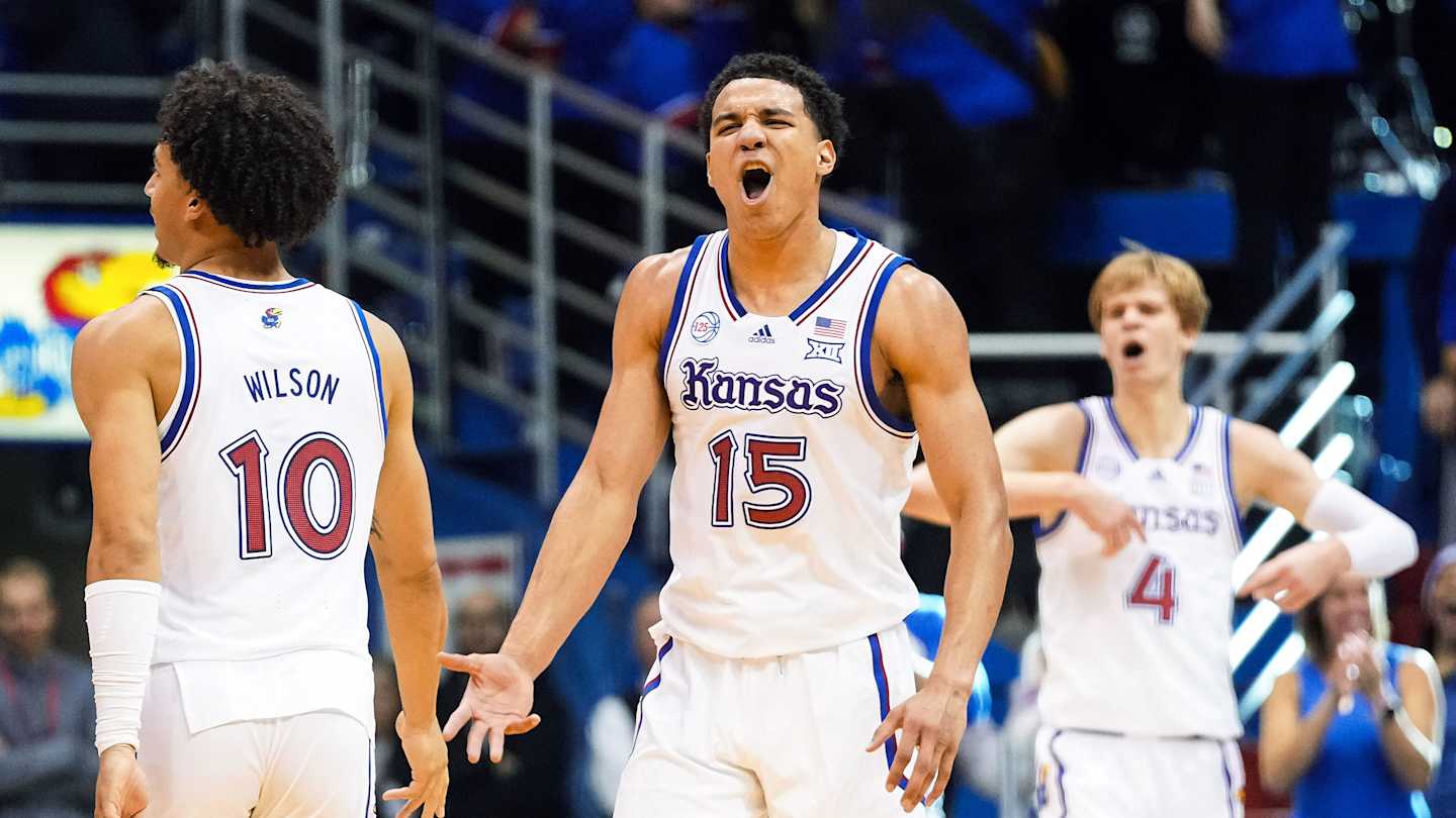 College basketball rankings: UConn, Kansas rise in AP top 25 - Sports Illustrated