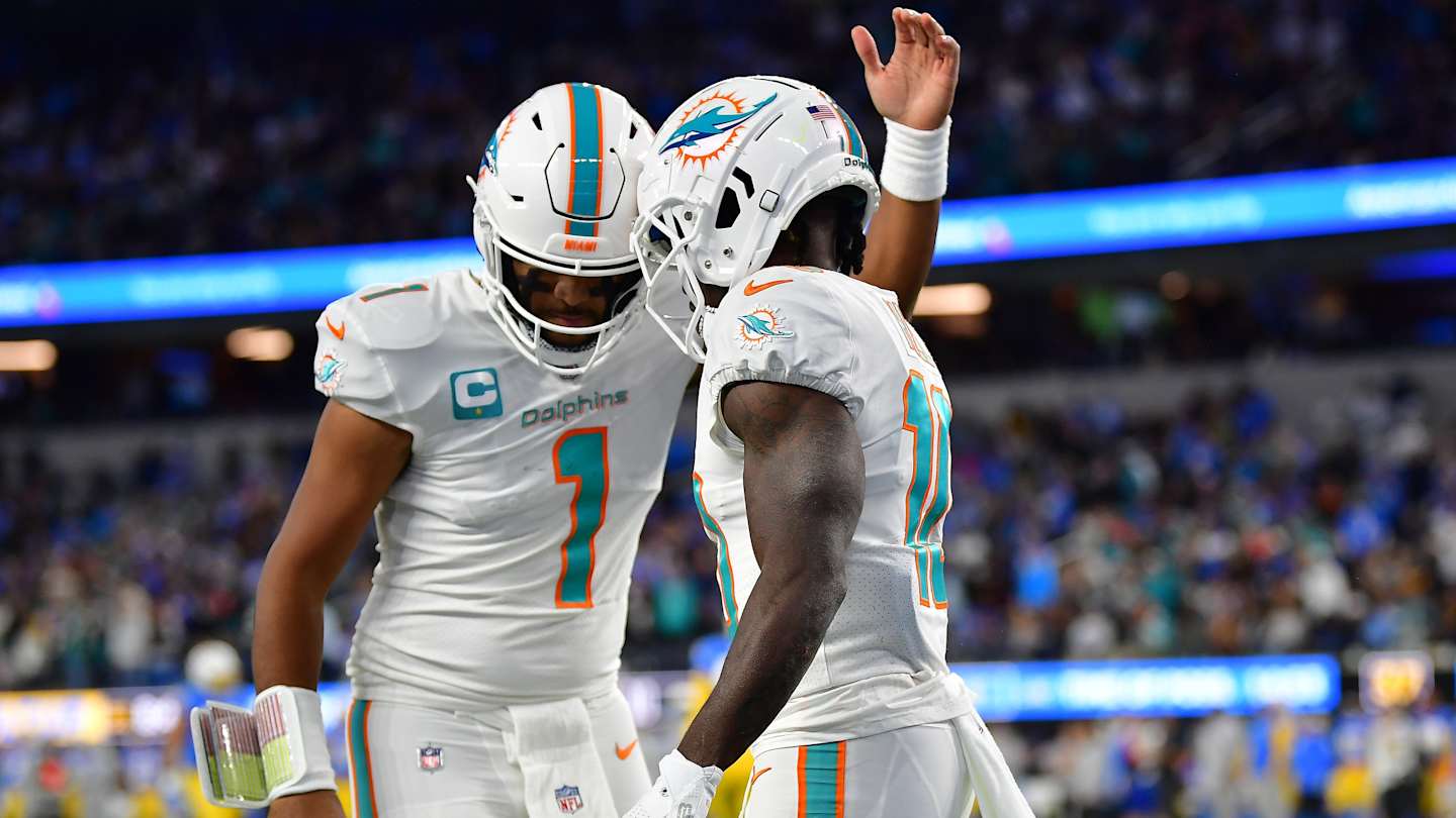 Miami Dolphins QB Tua Tagovailoa and WR Tyreek Hill Top Pro Bowl Fan Voting - Sports Illustrated ...