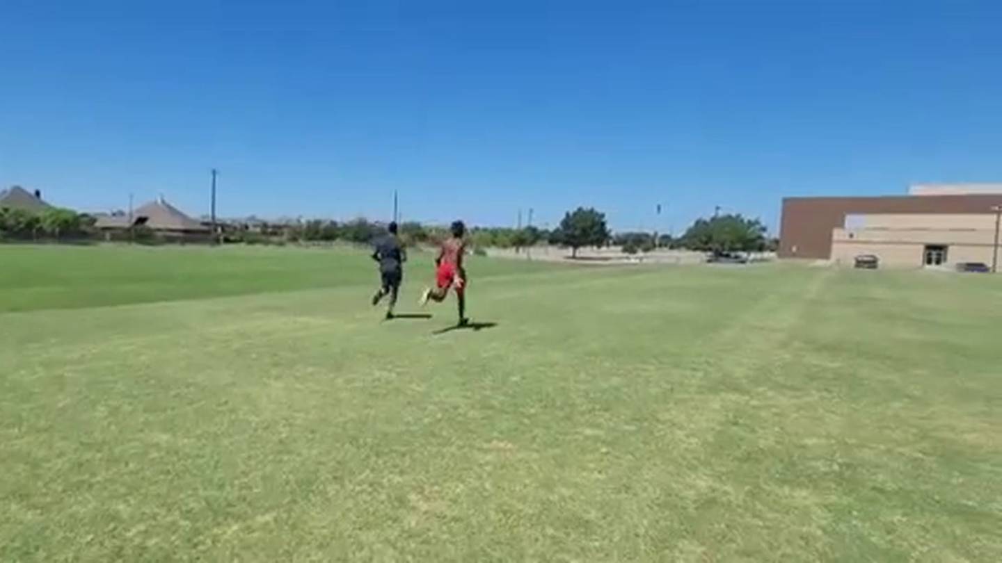 Jaylon Braxton v Dennis Houston - Sports Illustrated All Hogs News ...