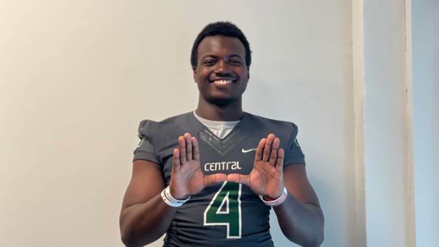 Miami Hurricanes Football Defensive End Rueben Bain, Jr. Player Profile ...