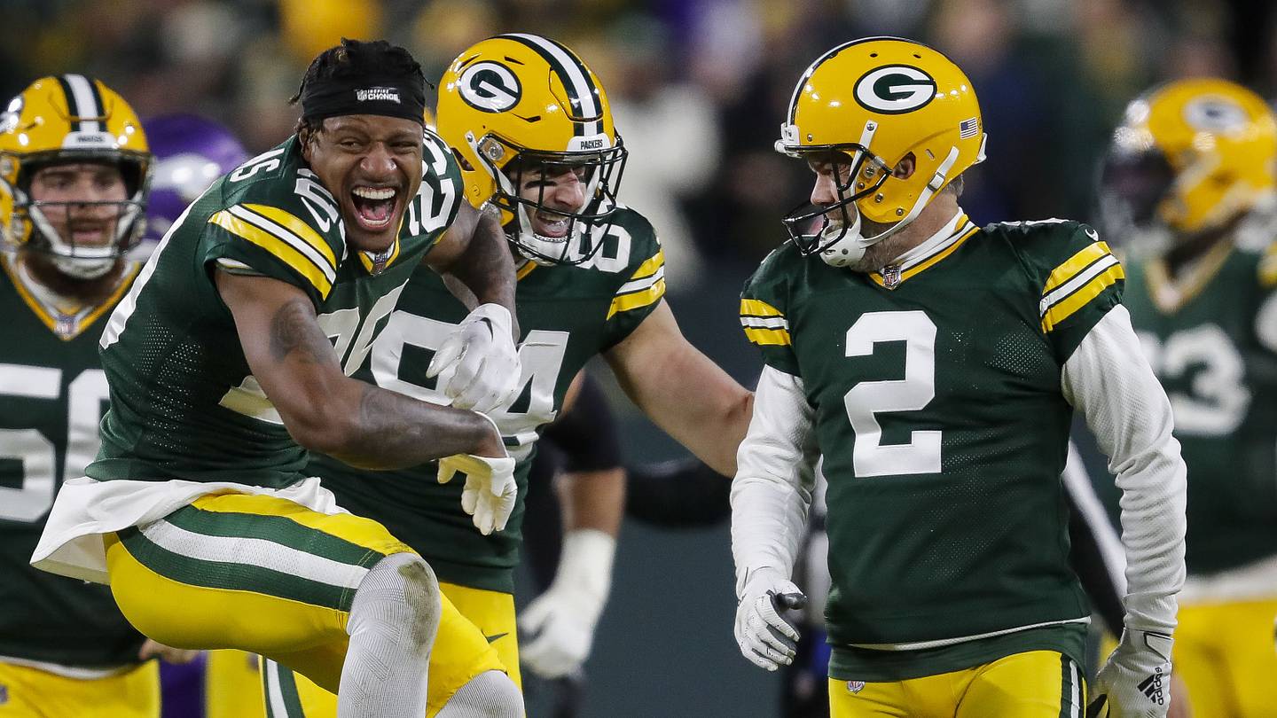 Mason Crosby Hits Crossbar, Sets Record vs. Vikings - Sports ...