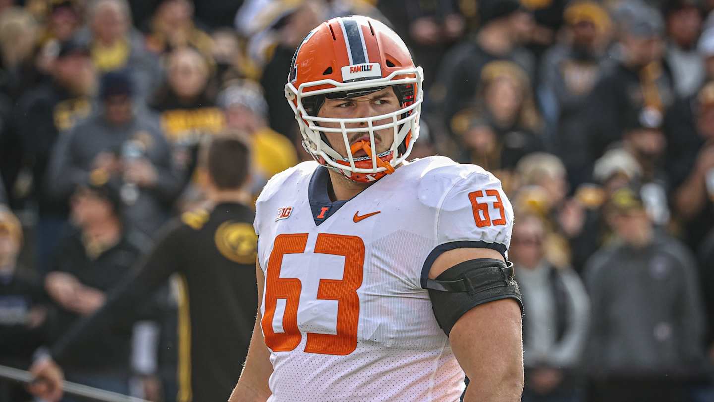 NFL Draft Profile: Alex Palczewski, Offensive Tackle, Illinois Fighting ...
