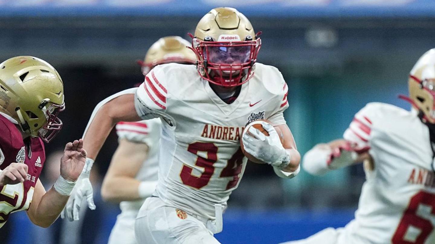 Notre Dame LB Drayk Bowen Is Named The Defensive Player of the Year ...