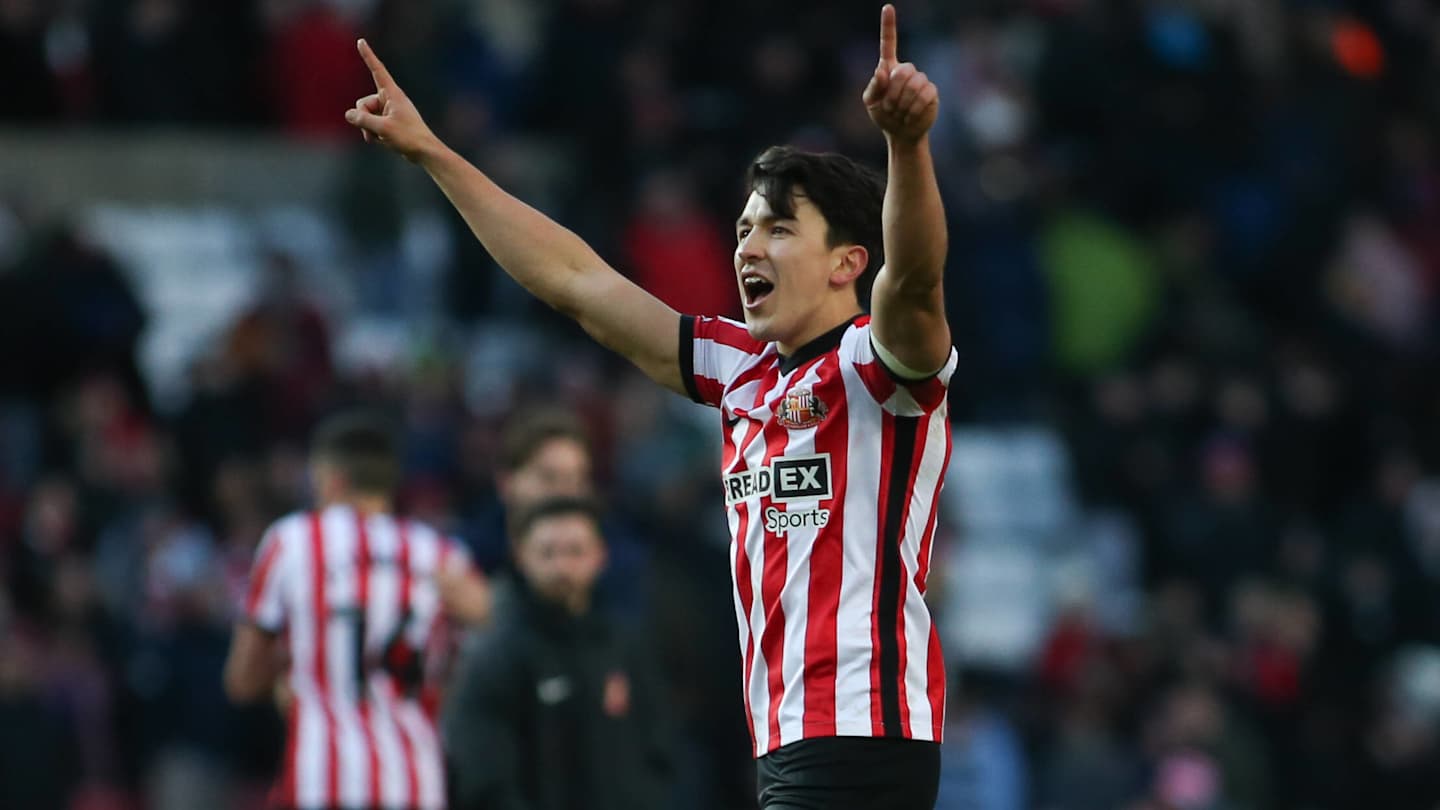 'Luke O'Nien wants to take all the penalties and free kicks!' - Tony ...