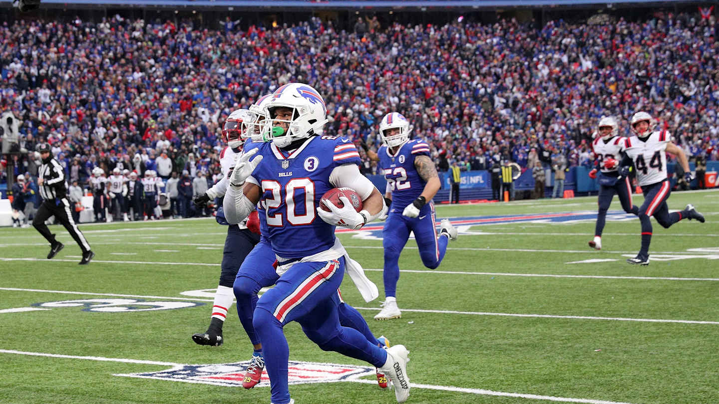 Bills kickoff returner Nyheim Hines among Sunday’s NFL Week 18 standouts - Sports Illustrated