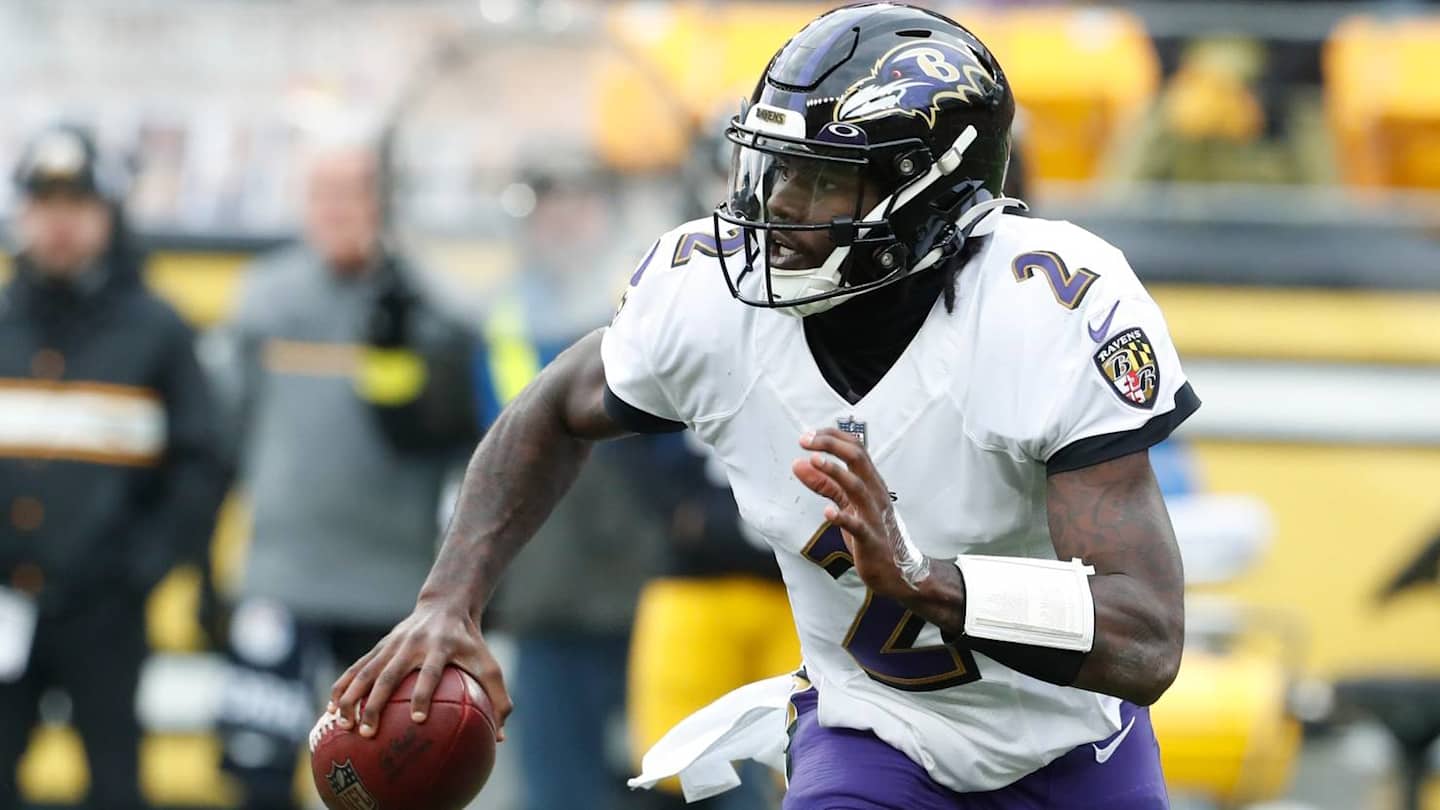 Ravens Likely to Use QBs Tyler Huntley, Anthony Brown vs. Bengals, per ...