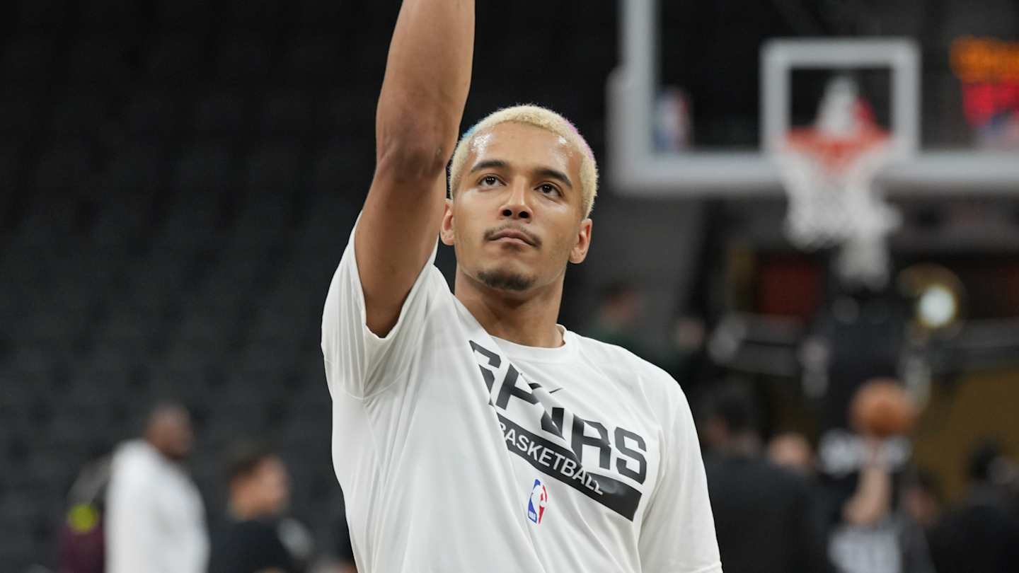 Spurs’ Jeremy Sochan’s Free Throw Percentage Up Big After Switch to Unique One-Handed Shot ...