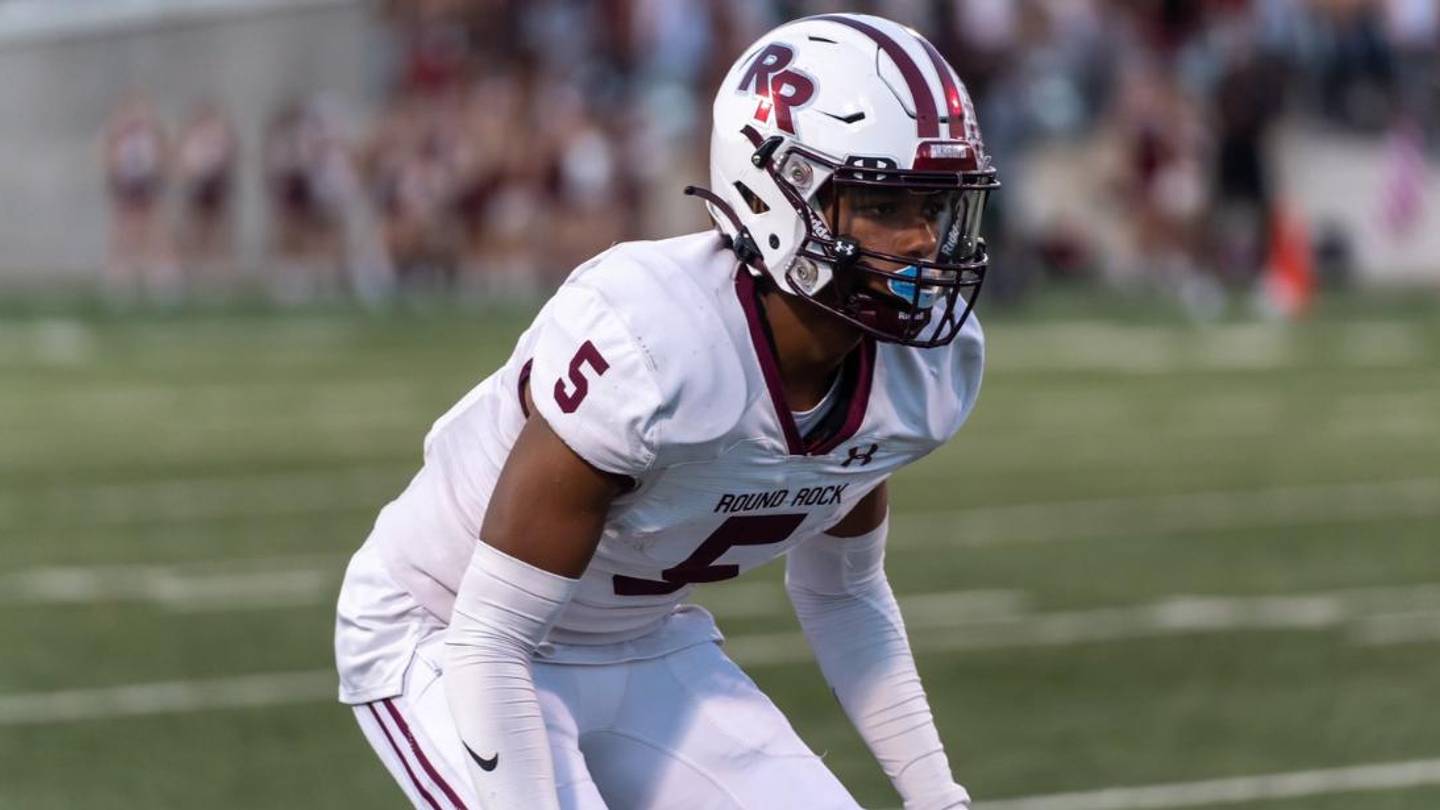 Notre Dame Commit Profile: Cornerback Leonard Moore - Sports ...