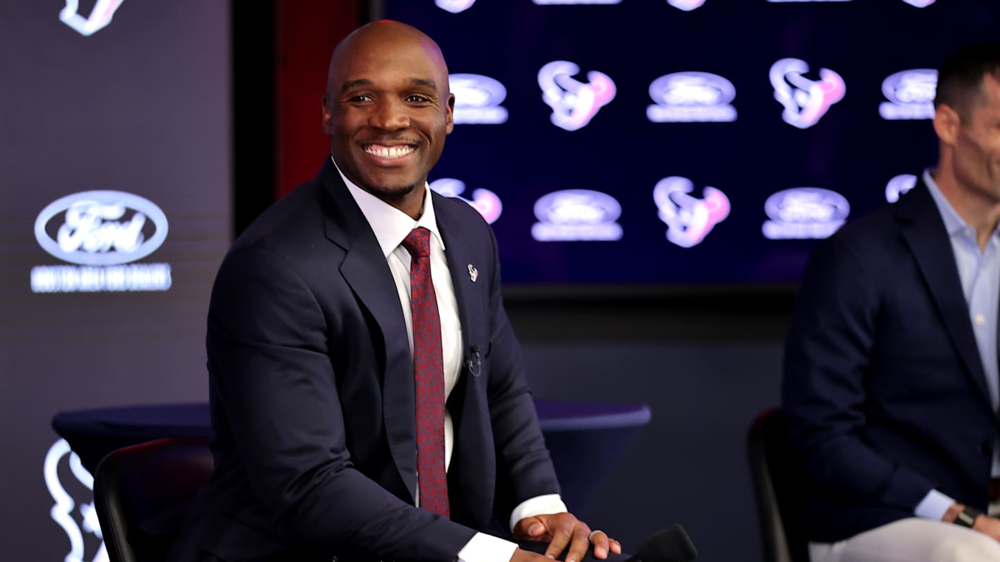 Houston Rockets' Coach Stephen Silas Welcomes Texans DeMeco Ryans ...