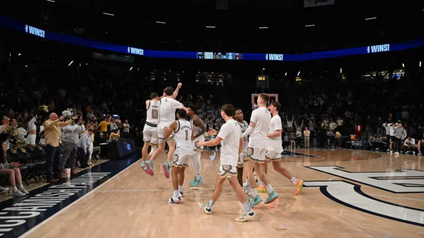 Watch: Georgia Tech Buzzer Beating Shot Against Notre Dame - Sports ...