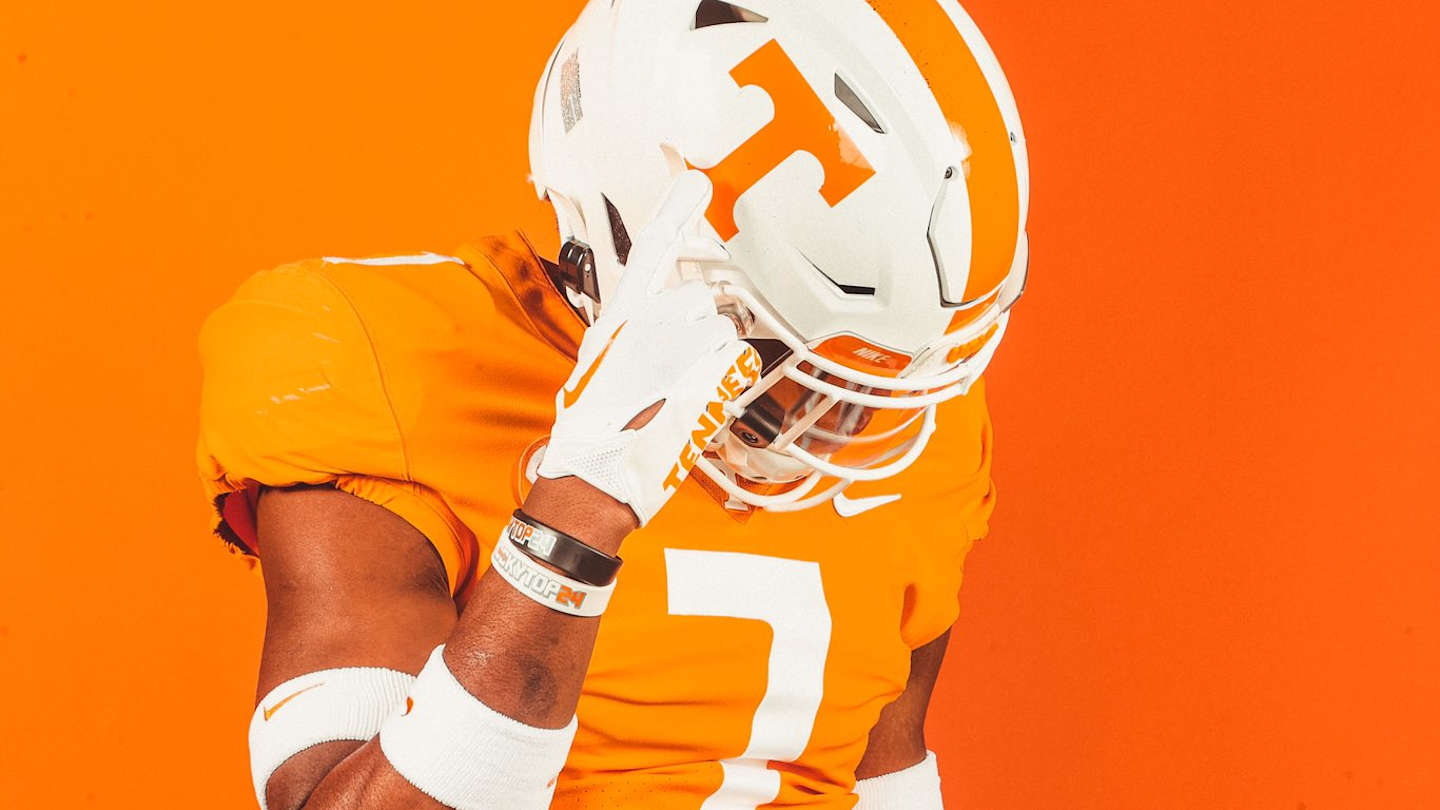 Ify Obidegwu Narrows Recruitment, Includes Tennessee Volunteers ...