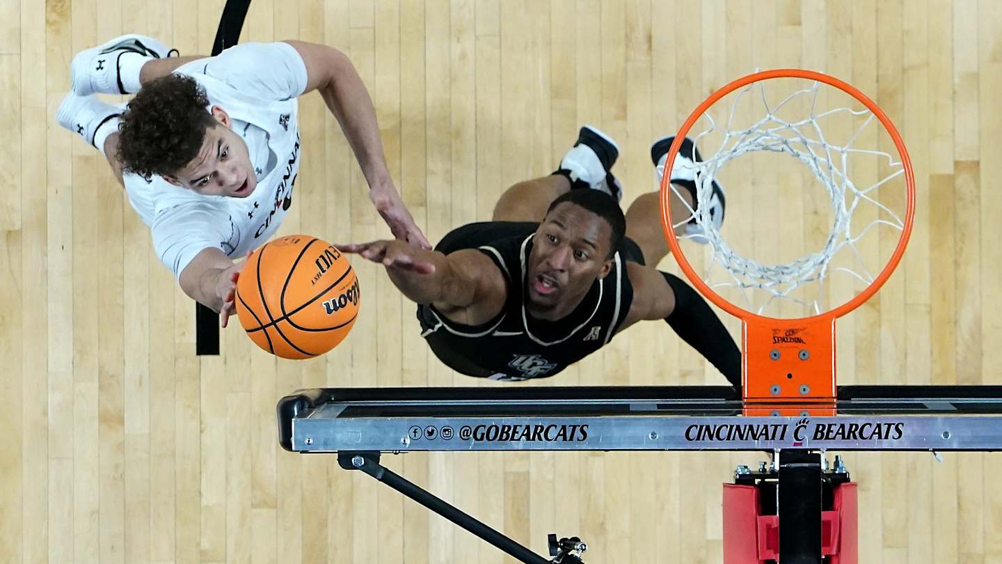 Three Man Weave: Cincinnati Basketball Escapes UCF On The Road 73-71 - All Bearcats
