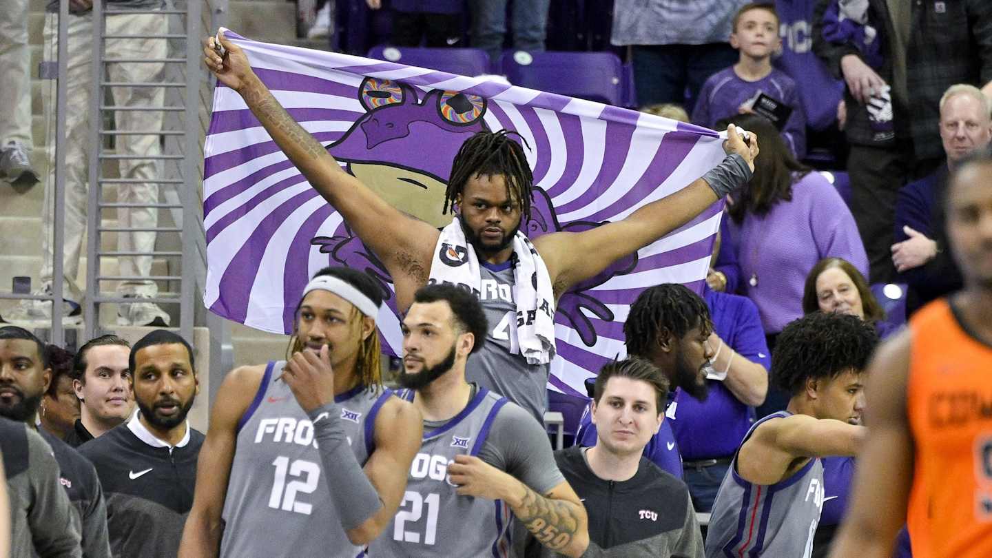Men's Basketball Poll Watching Week 16: Frogs Stay In AP Top 25 ...