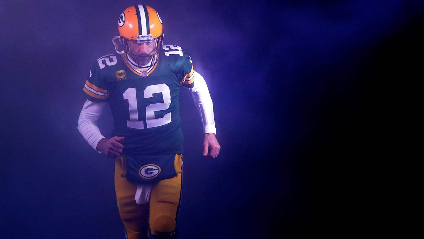 Aaron Rodgers has a big choice to make following darkness retreat ...