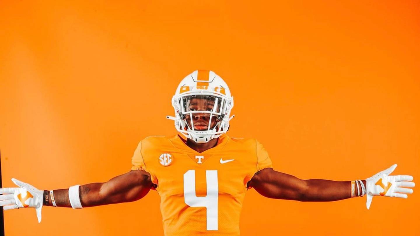 Jerrick Gibson Talks Tennessee Volunteers Football - Sports Illustrated ...