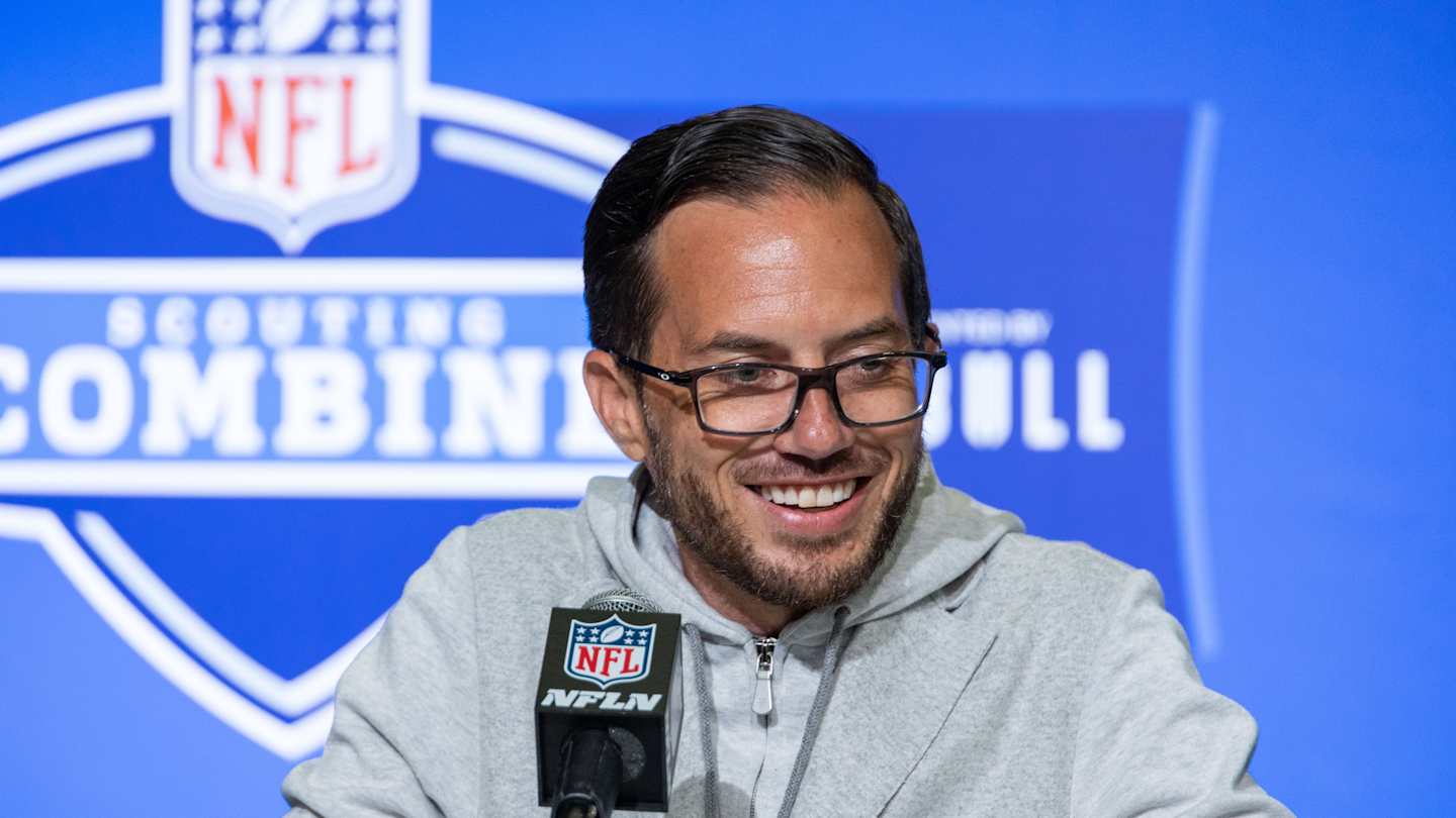 Dolphins Coach Mike McDaniel Cleverly Eludes Trap Question at NFL ...