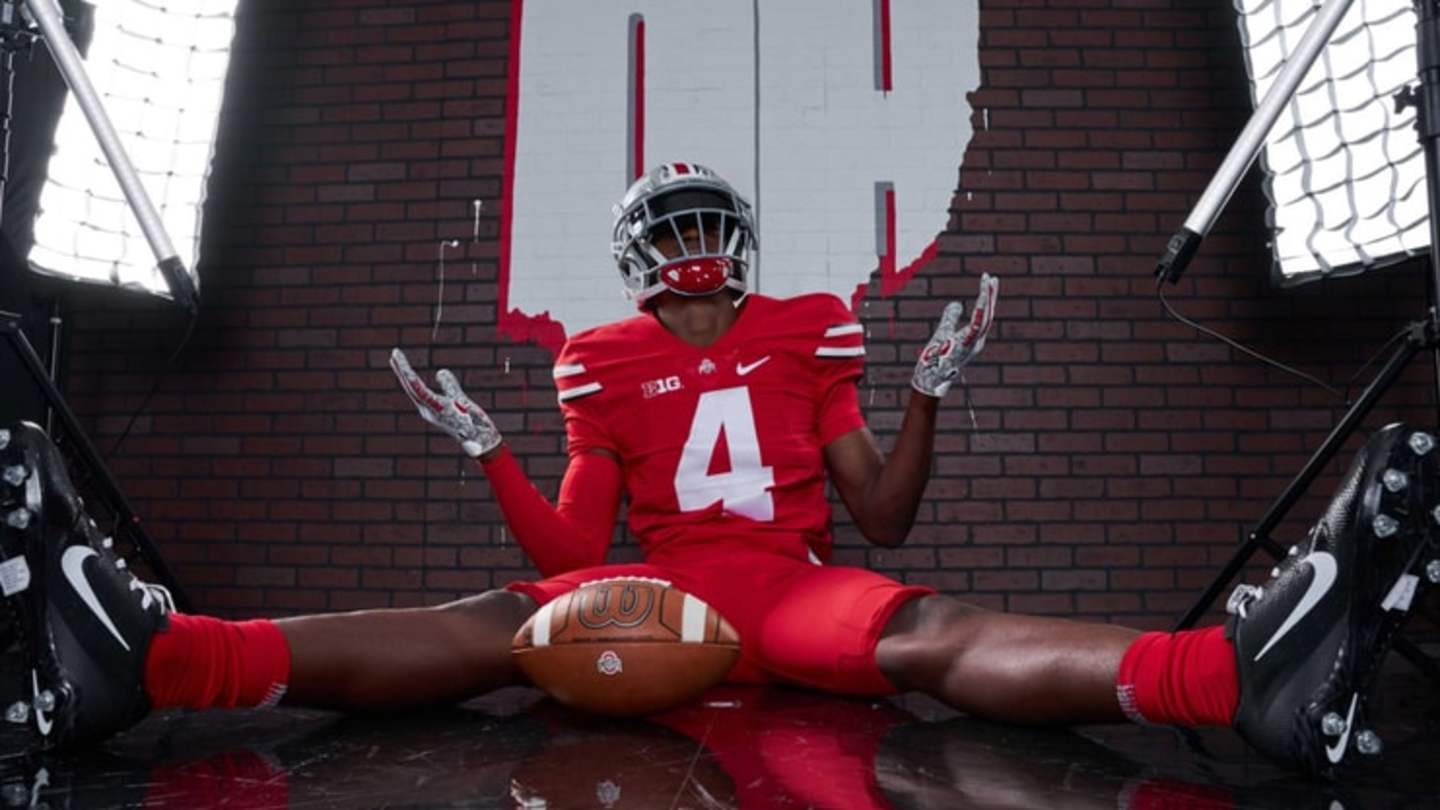 Ohio State WR pledge Jeremiah Smith reacts after Dylan Raiola picks ...