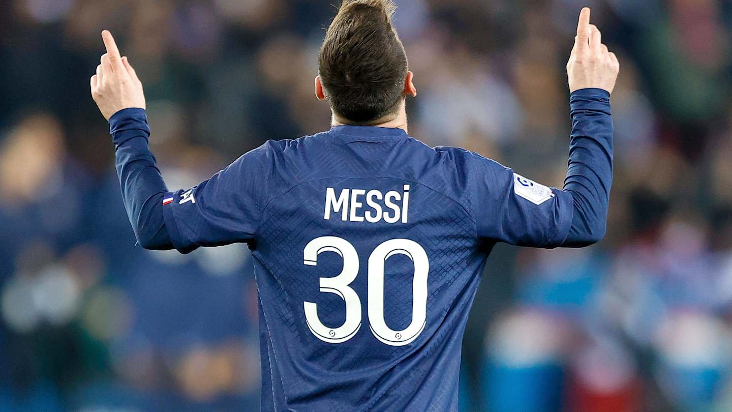 Lionel Messi beats Cristiano Ronaldo goal record in big 5 leagues ...