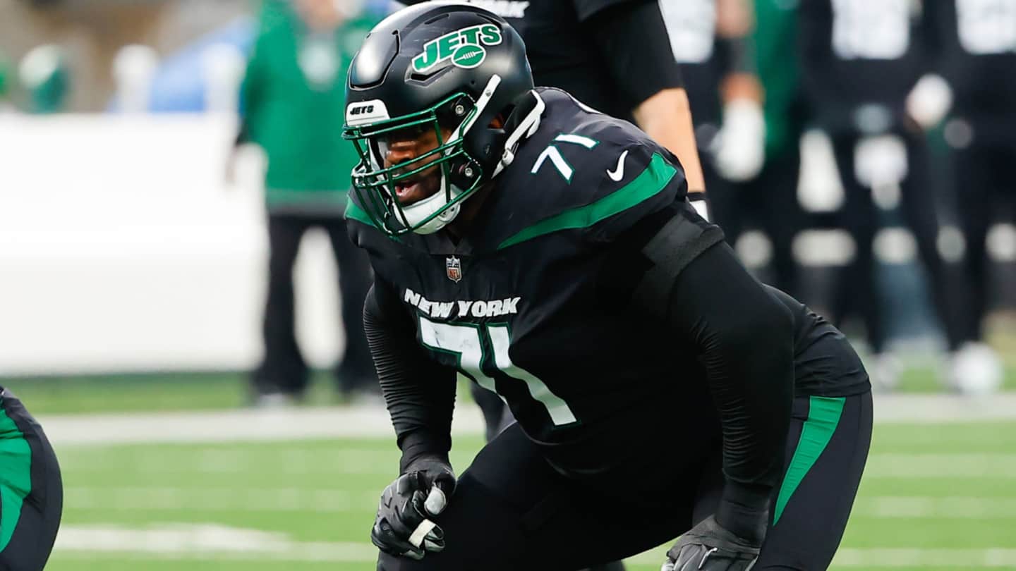 Jets OL Duane Brown to Return for 17th NFL Season, per Report - Sports ...
