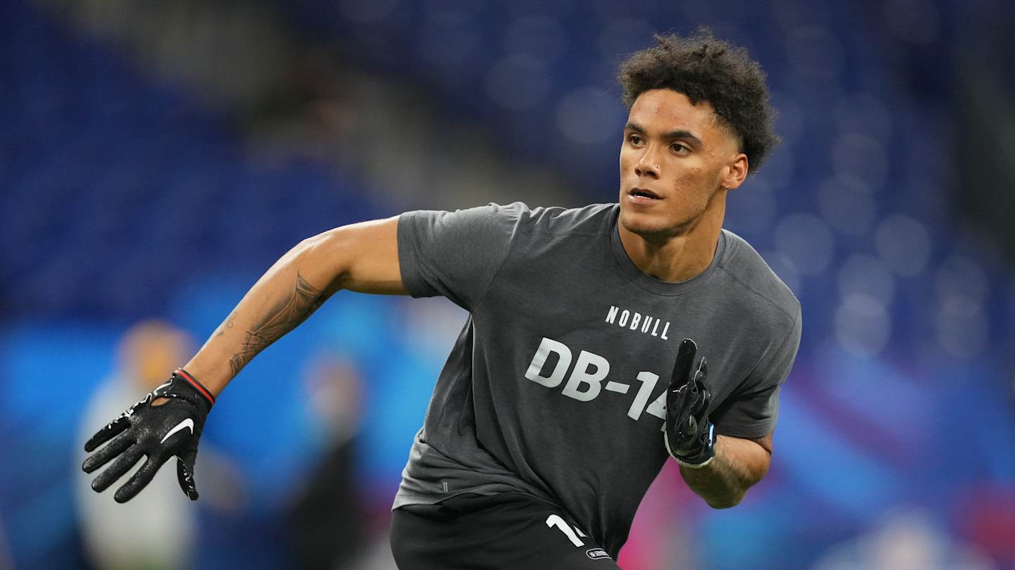 Oregon Ducks CB Christian Gonzalez Solidifies Spot on Commanders Draft ...