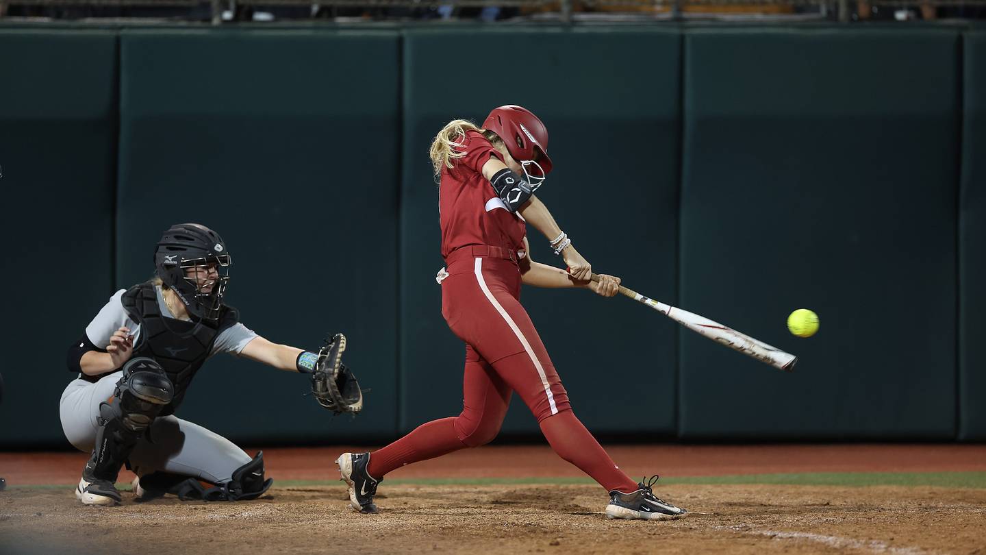Alabama Softball Splits Saturday Doubleheader - Sports Illustrated ...