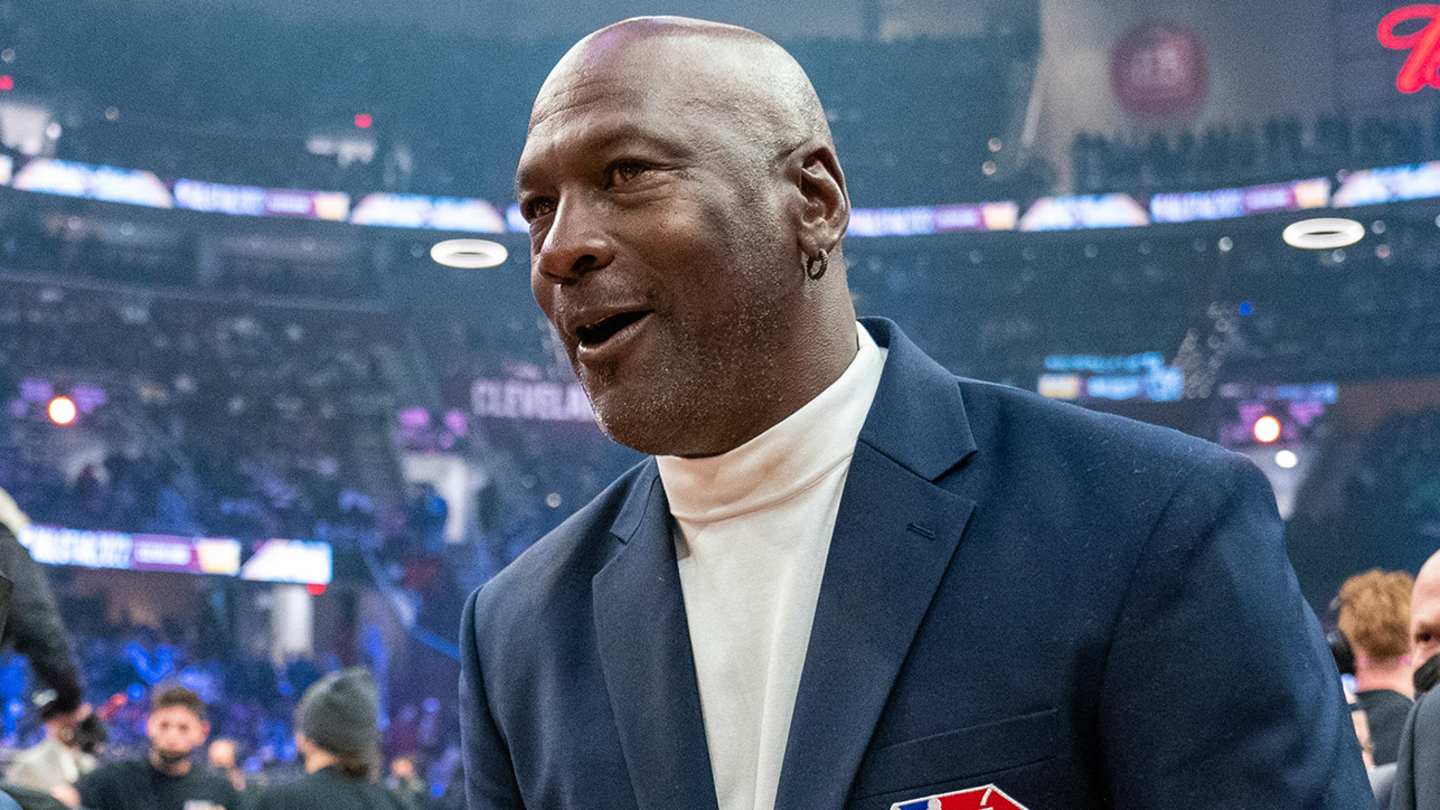 Michael Jordan Insisted Actress Viola Davis Portray His Mother in the ...