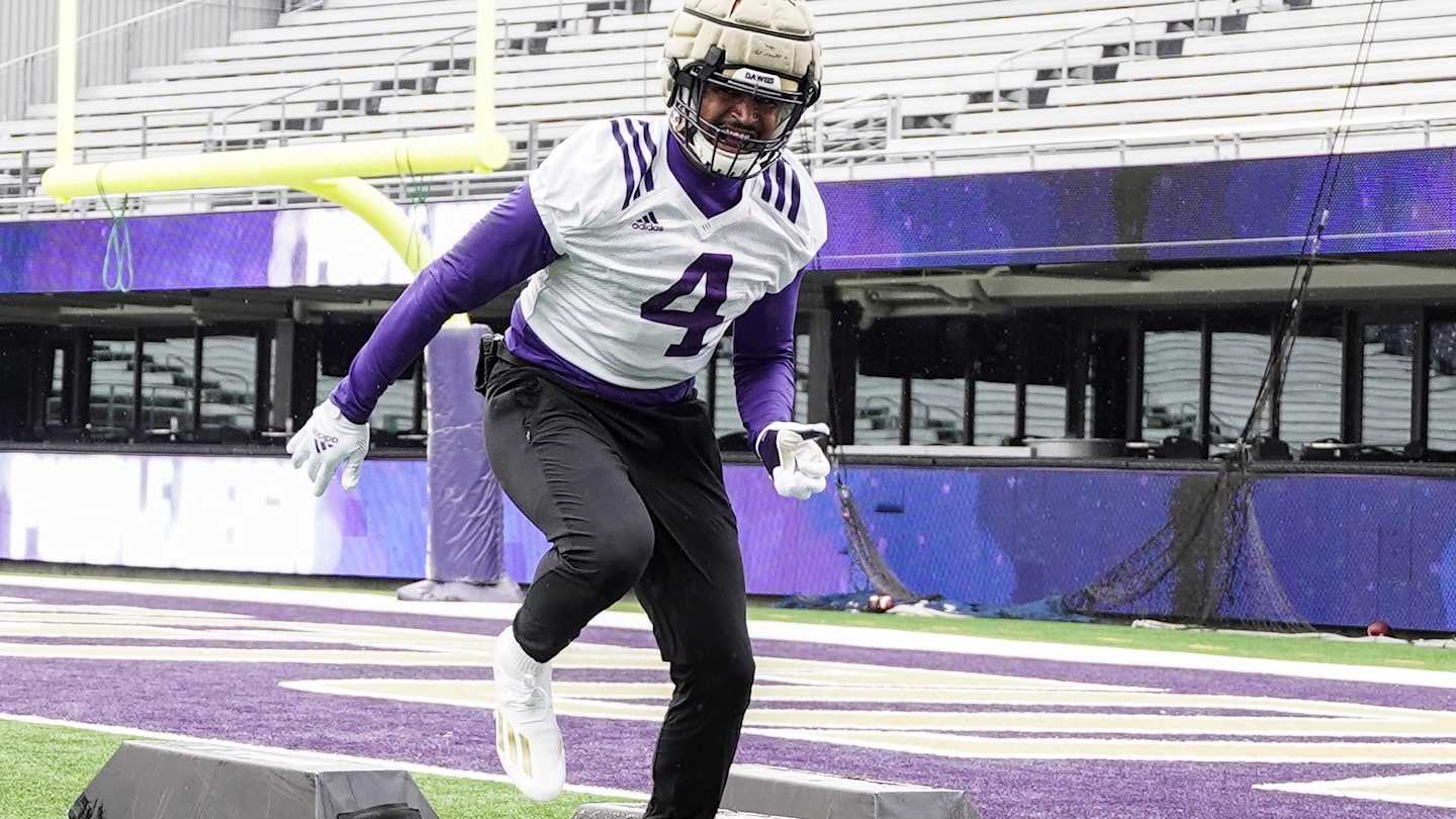 ZTF Not Only Reclaims Starting Job, He Assumes Strong Leadership Role ...