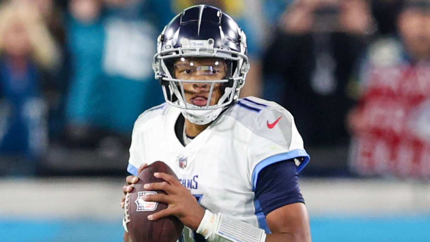 Browns Bring Back Quarterback Joshua Dobbs on One-Year Deal - Sports ...