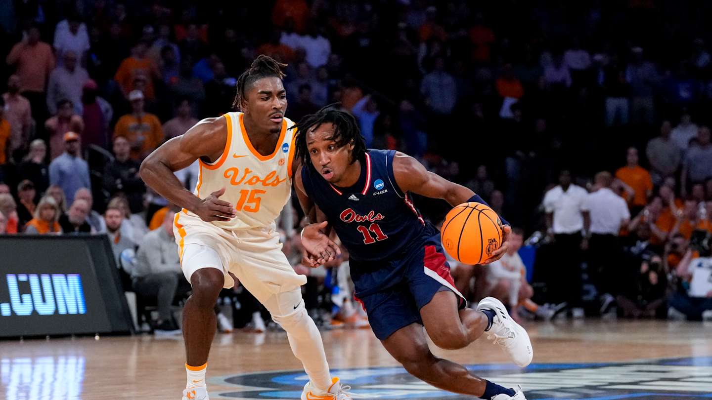 March Madness Disappoints Tennessee Basketball - Sports Illustrated ...